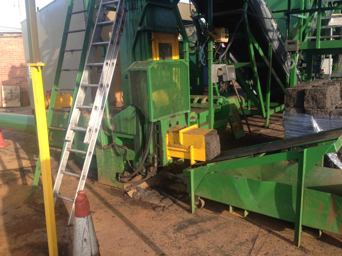 For Sale – Hydraulic Flow Pressure Baler